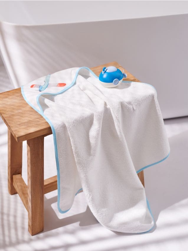 Peškir Boja belo - SINSAY - 0611X-00X