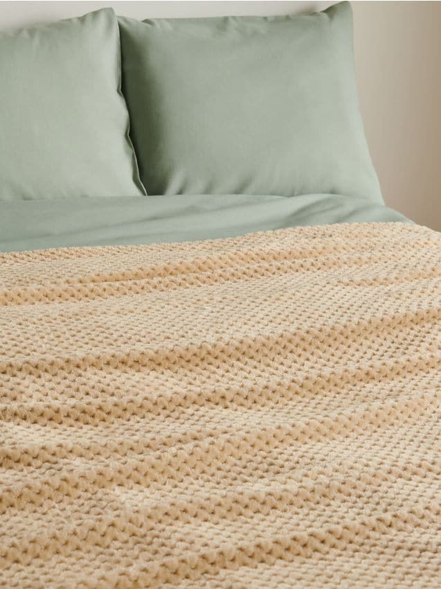 Bed cover Color beige - SINSAY - 8218F-08X